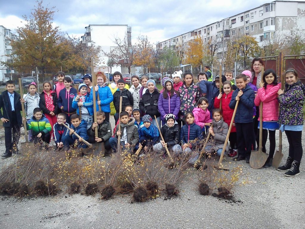 Scoala Palade Ploiesti – " Şcoala este o clădire între pereții căreia ...
