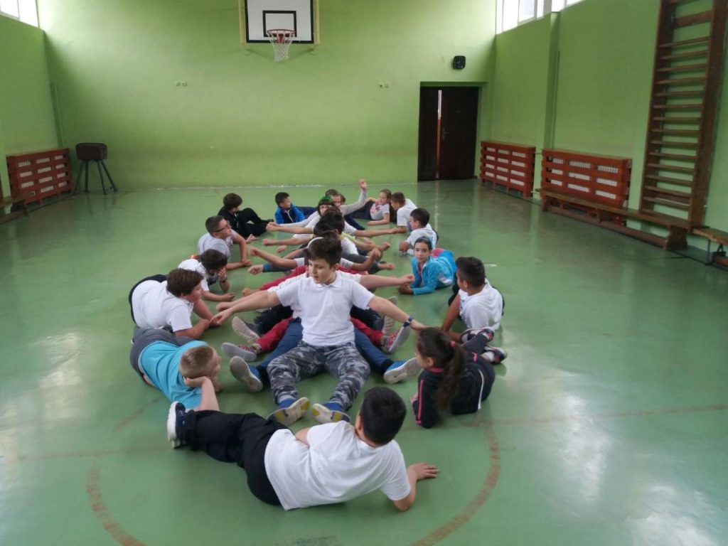 Scoala Palade Ploiesti – " Şcoala este o clădire între pereții căreia ...